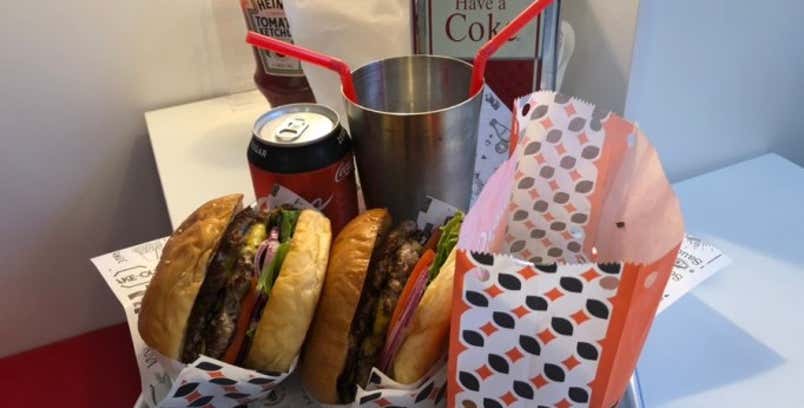 네이버 예약 :: 퍼퓰러버거